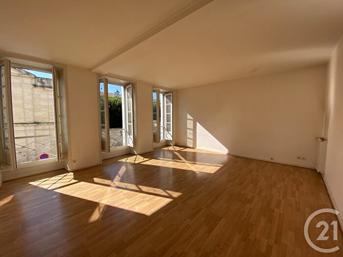 Appartement à louer - Rochefort, Centre-ville - 4 pièces - 3 chambres