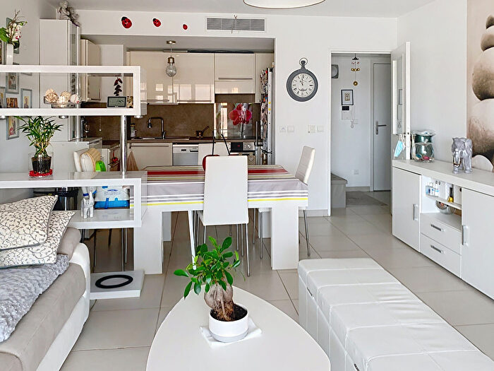 Menton, Hôtel de Ville, Vieille Ville, Musée, Madone, Carnolès : Appartement 2 pièces à vendre