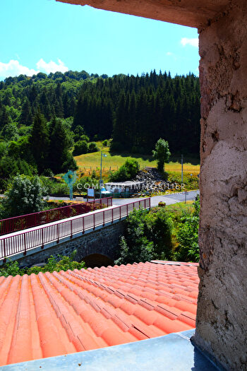 Maison 10 pièces à Cros-de-Géorand, à vendre