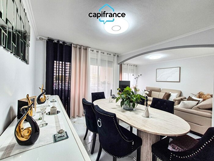 Appartement à vendre - Marseille e , Sainte-Marguerite - 5 pièces - 3 chambres