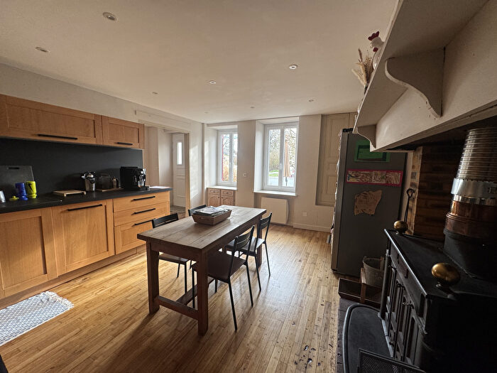 Maison à vendre - Cognac-la-Forêt - 5 pièces - 4 chambres