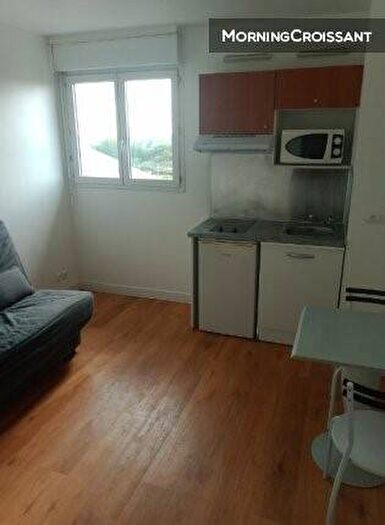 Appartement à louer - Sud-Bords de Marne-Gambetta-Aulnoy, Chelles - 1 pièce