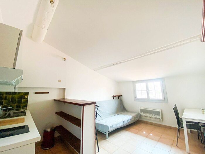 Centre Ville, Aix-en-Provence : Appartement 1 pièce à louer