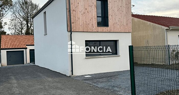 Maison à vendre - Pont-Saint-Martin - 4 pièces - 3 chambres