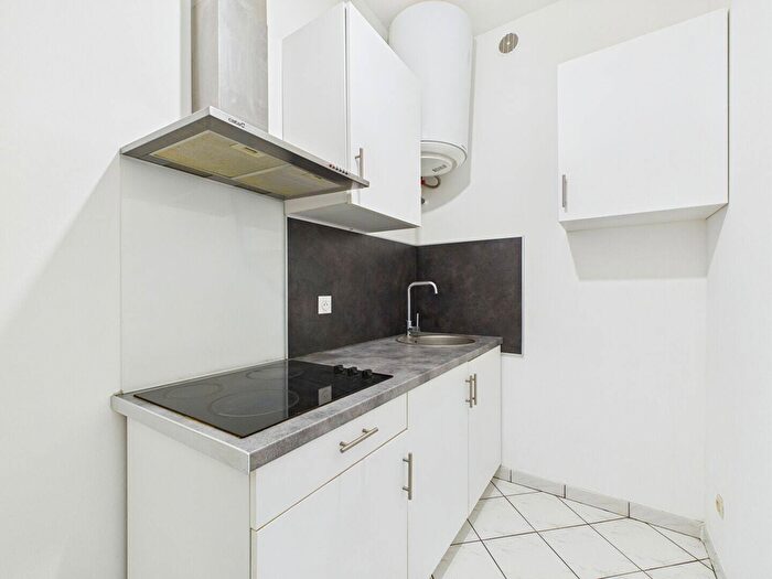 Appartement à louer - Centre-Ancienne Ville, Metz - 1 pièce