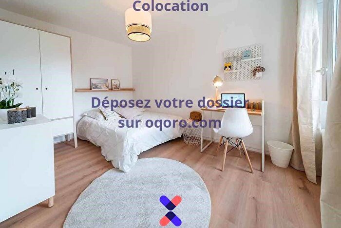 Appartement à louer - Les Genêts-Le Vinatier-Le Lessivas, Bron - 6 pièces - 5 chambres