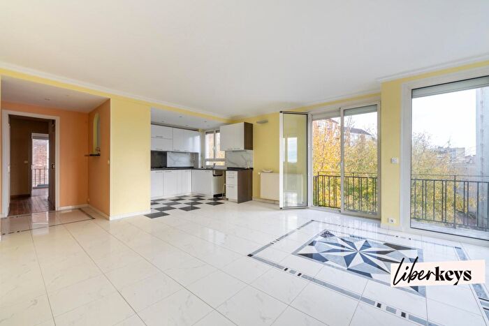 Appartement à vendre - Maurepas, Centre-ville, Malmedonne - 5 pièces - 3 chambres