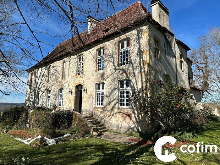 Maison 9 pièces à Momas, à vendre