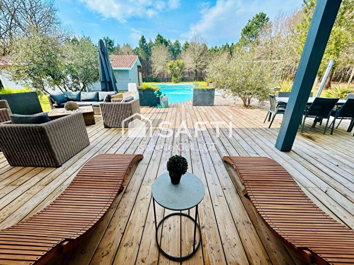 Maison à vendre - Biganos - 9 pièces - 7 chambres