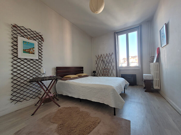 Appartement à vendre - Vichy, Vieux Vichy - 2 pièces - 1 chambre