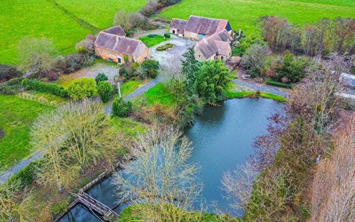 Maison à vendre - Saint-Jean-dAssé - 8 pièces - 6 chambres