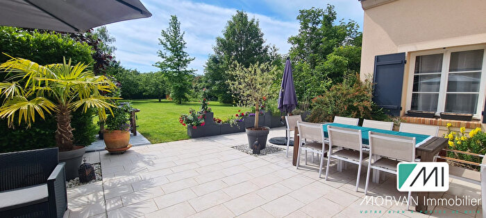 Maison 8 pièces à La Celle-les-Bordes, à vendre