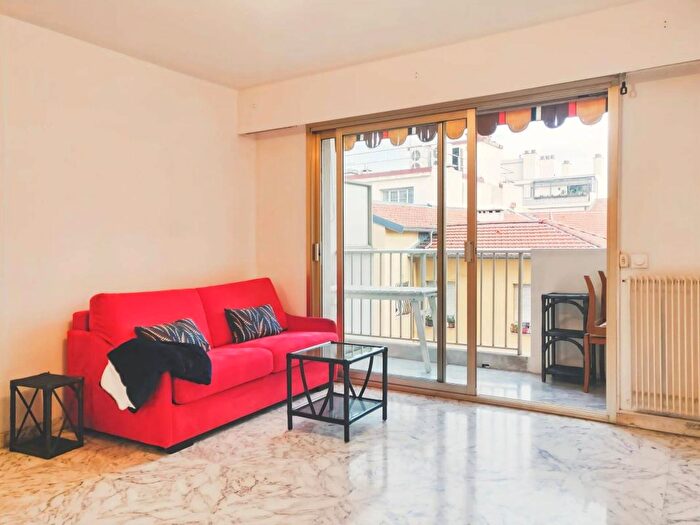 Appartement 1 pièce à Nice, Thiers, Musicien, à louer