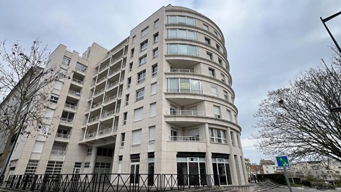 Appartement à vendre - Montigny-le-Bretonneux, Saint-Quentin - 5 pièces - 3 chambres