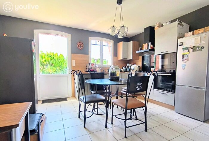 Maison 6 pièces à Châteauneuf, à vendre