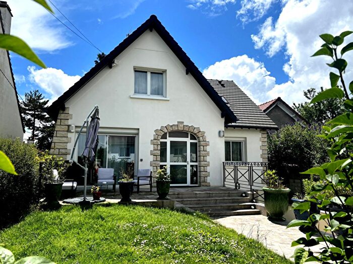 Maison à vendre - Ormesson-sur-Marne - 7 pièces - 5 chambres