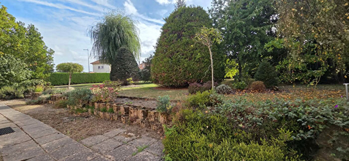 Maison 7 pièces à Uxegney, à vendre