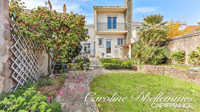 Maison à vendre - Les Sables-dOlonne, La Chaume - 6 pièces - 4 chambres