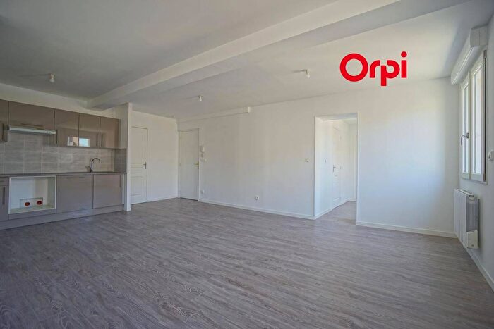Centre Ville, Bernay : Appartement 3 pièces à louer