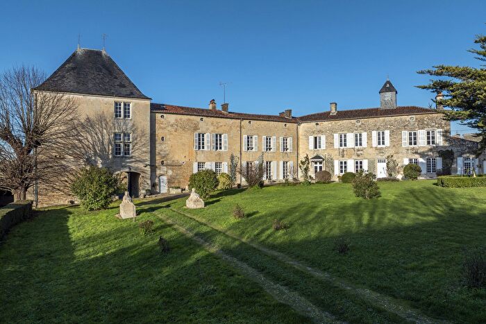 Beauvoir-sur-Niort - Maison 13 pièces à vendre