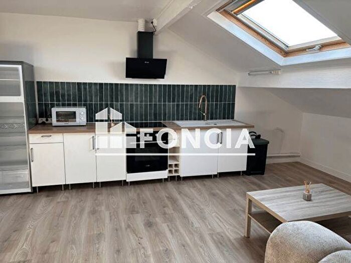 Appartement à louer - Centre Sud, Saint-Pierre-lès-Nemours - 1 pièce