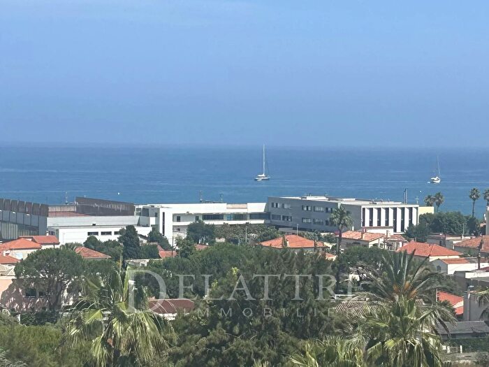 Appartement à vendre - Antibes - 6 pièces - 3 chambres