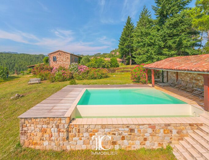 Maison à vendre - Les Vans - 8 pièces - 6 chambres