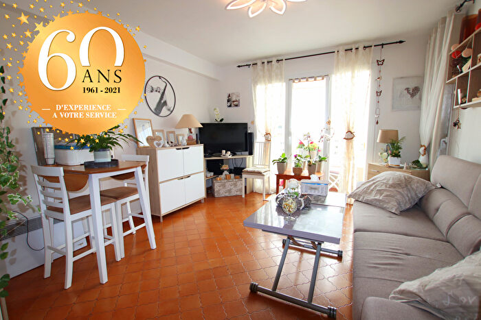 Appartement à vendre - Saint-Raphaël, Centre-ville - 3 pièces - 2 chambres