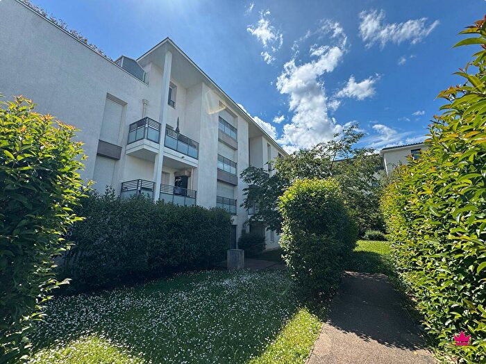 Centre, Meyzieu : Appartement 1 pièce à louer