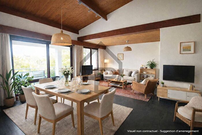 Maison à louer - Plateau-Mont Valérien, Rueil Malmaison - 8 pièces - 4 chambres