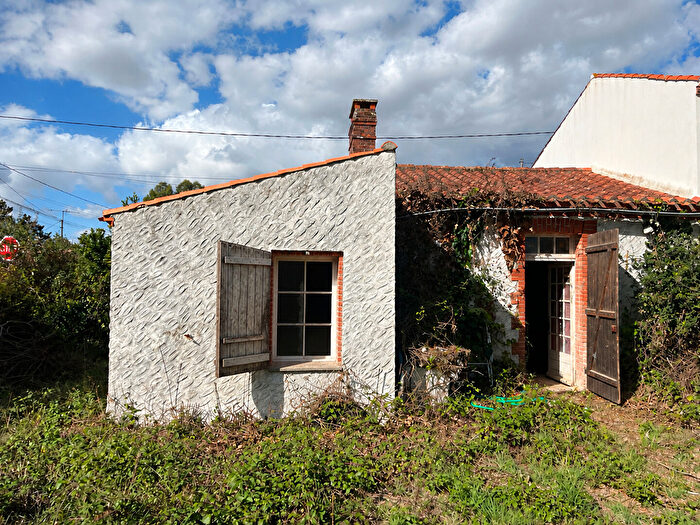 Saint-Christophe-du-Ligneron : Maison 2 pièces à vendre