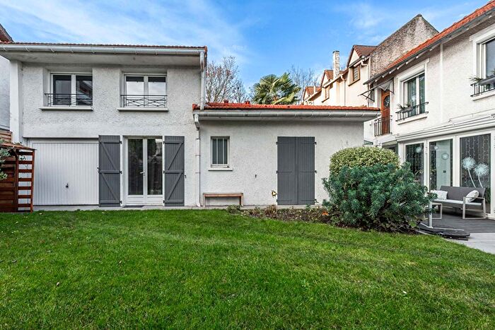 Maison à vendre - Suresnes, République - 7 pièces - 5 chambres