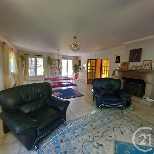 Maison à vendre - Domérat - 6 pièces - 4 chambres