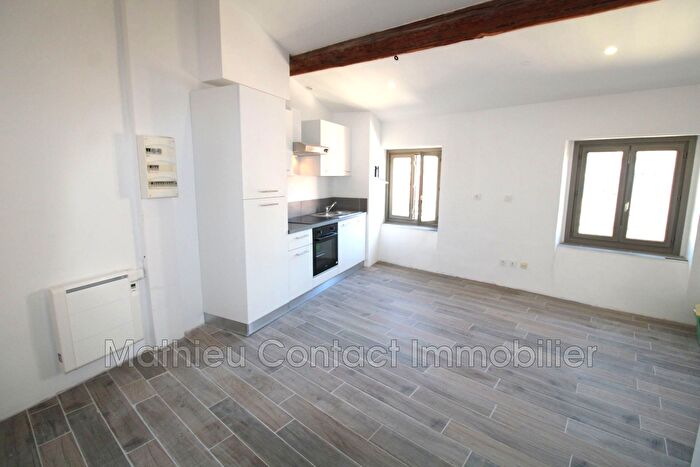 Appartement à louer - Nîmes, Ecusson, Arènes - 1 pièce