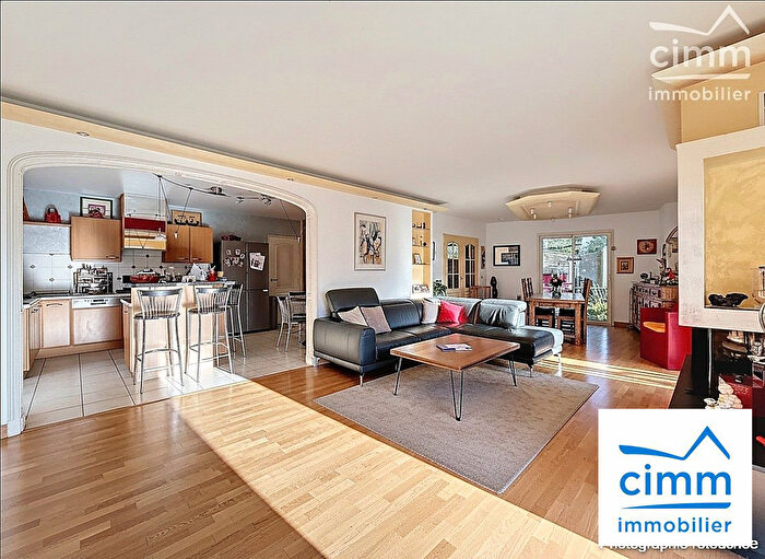 Maison à vendre - Noyal-Châtillon-sur-Seiche - 6 pièces - 4 chambres