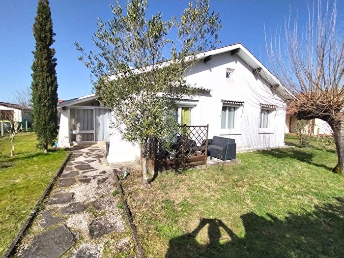 Maison à vendre - Saint-Pierre-du-Mont - 5 pièces - 3 chambres