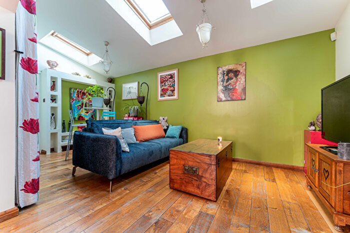 Appartement à vendre - Fontaines-sur-Saône - 5 pièces - 4 chambres