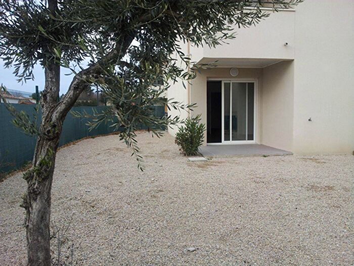 Appartement à louer - Eyguières - 2 pièces - 1 chambre