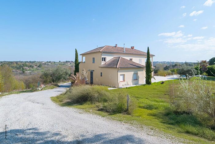 Maison à vendre - Vigoulet-Auzil - 7 pièces - 6 chambres