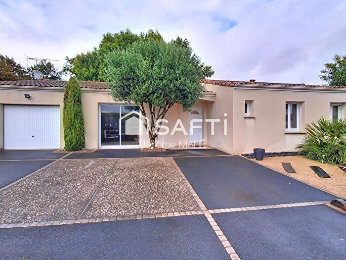 Maison à vendre - Fressines - 5 pièces - 4 chambres