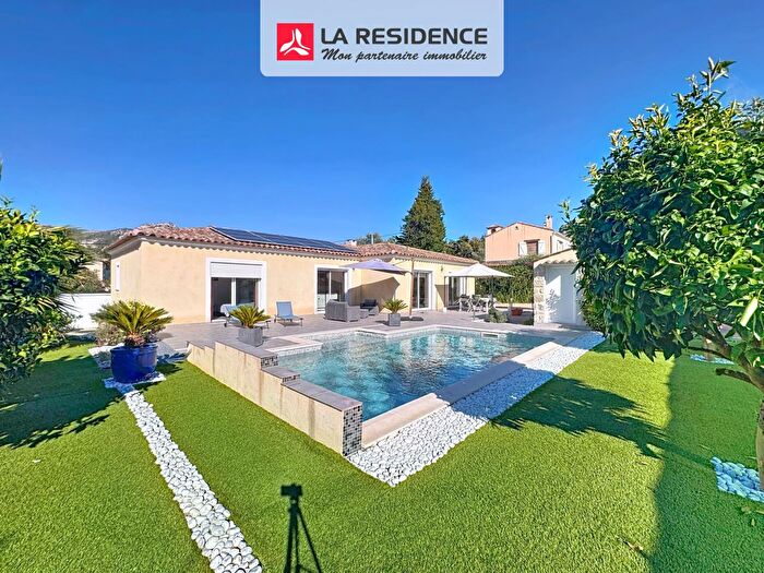 Maison à vendre - Vence, La Sine, La Plus Basse Sine - 5 pièces - 3 chambres