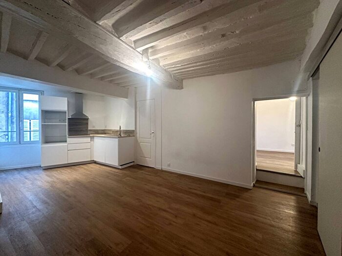 Appartement à louer - Centre Vieille Ville, Brignoles - 3 pièces - 2 chambres