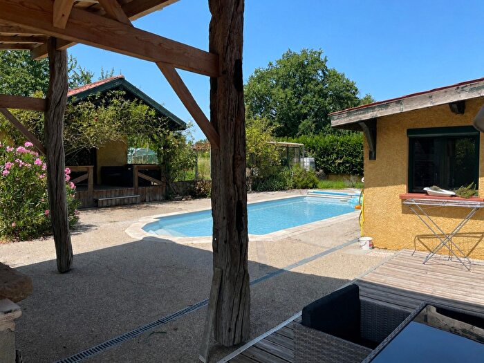 Maison 6 pièces à Montracol, à vendre