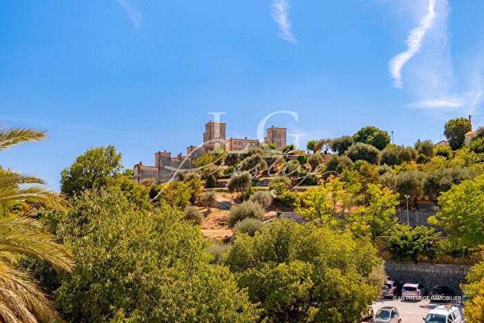 Appartement à vendre - Tourrettes - 4 pièces - 2 chambres