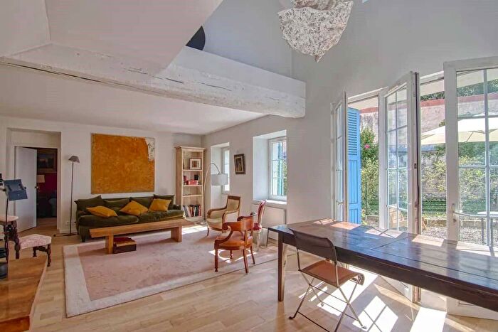 Appartement à louer - Plateau Thery-Centre Ancien, Vaucresson - 4 pièces - 2 chambres