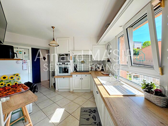 Maison à vendre - Quillan - 5 pièces - 3 chambres