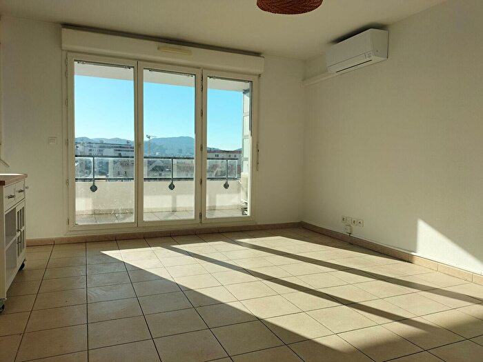 Appartement à louer - Le Rouet, Marseille ème arrondissement - 2 pièces - 1 chambre
