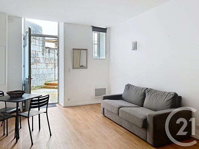 Appartement à louer - Angoulême, Le Vieil Angoulême - 1 pièce