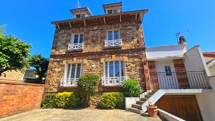 Maison 8 pièces à vendre à Saint-Prix