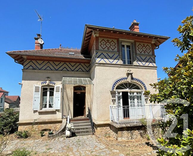 Maison à vendre - Yzeure, Centre-ville - 6 pièces - 4 chambres